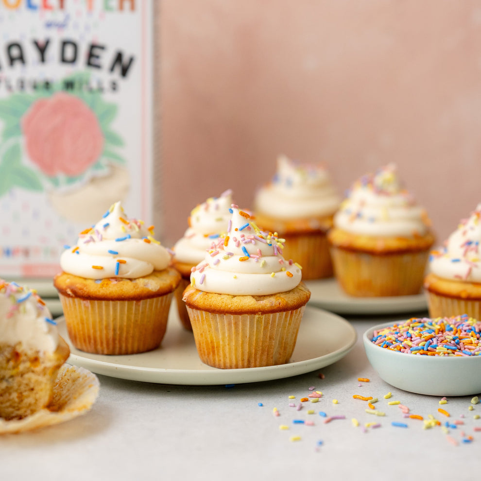 Molly Yeh x HFM Confetti Cake Mix – Hayden Flour Mills